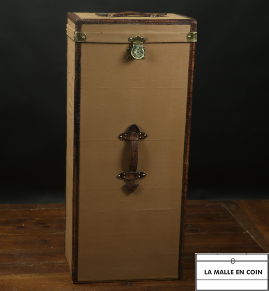 Umbrella trunk (marmot)