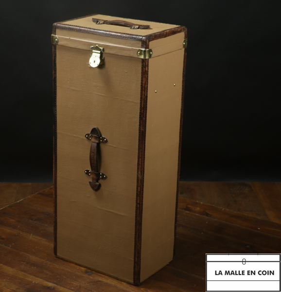 Umbrella trunk (marmot)