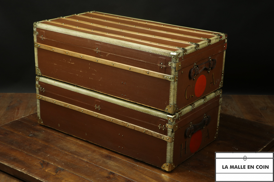 Pair of 2 trunks from the Magasins du Louvre, Paris