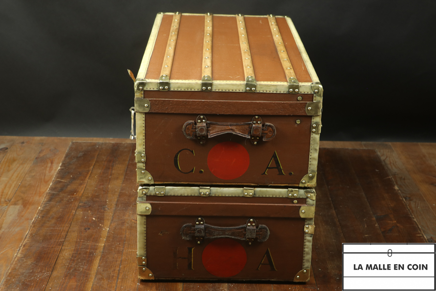 Pair of 2 trunks from the Magasins du Louvre, Paris