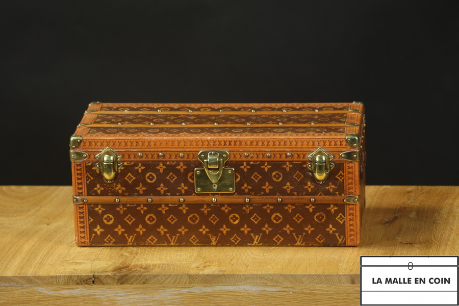 Malle Fleur monogrammée de la marque de luxe Louis Vuitton
